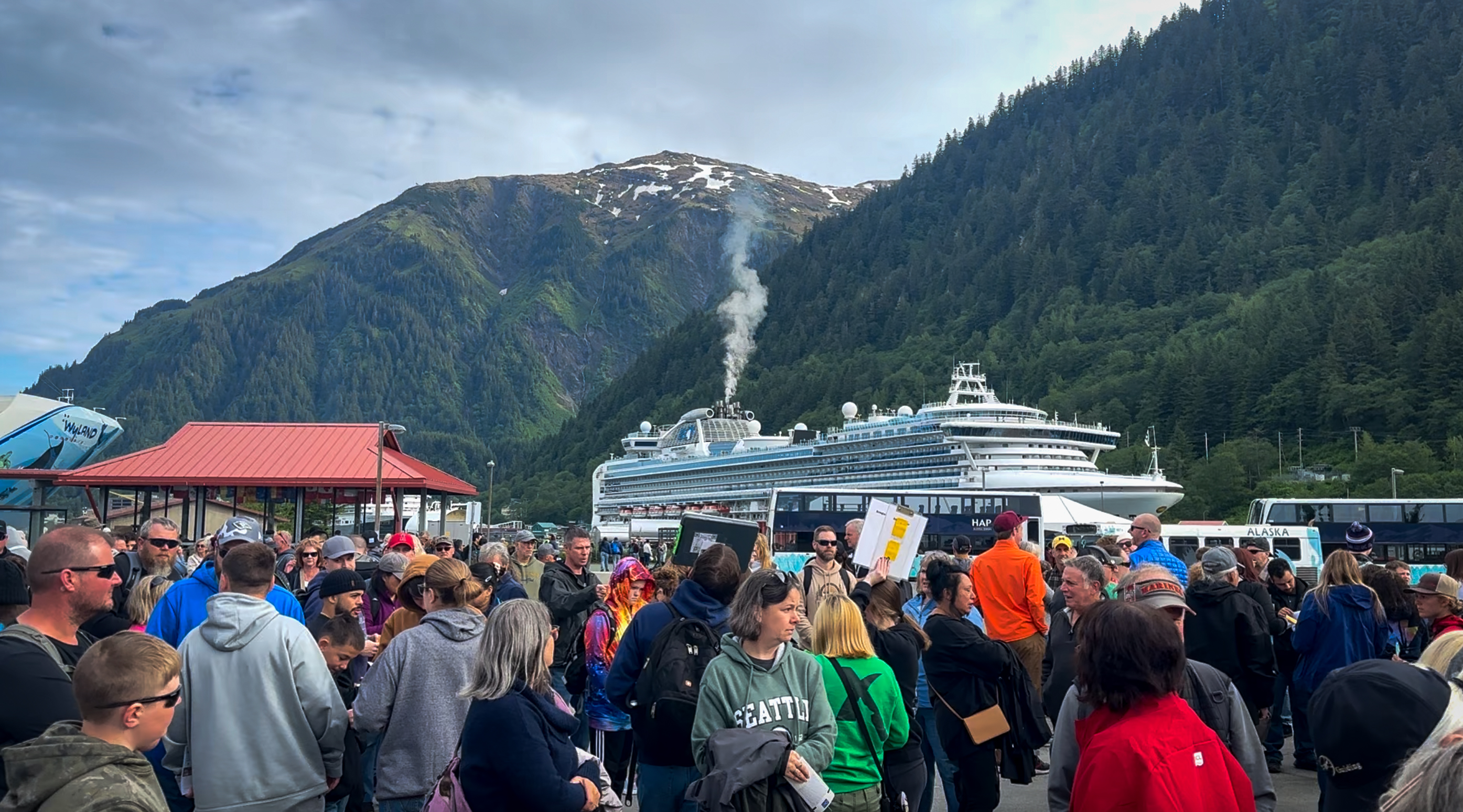 Carnival cruise ships logged 750+ pollution violation days in Alaska ...